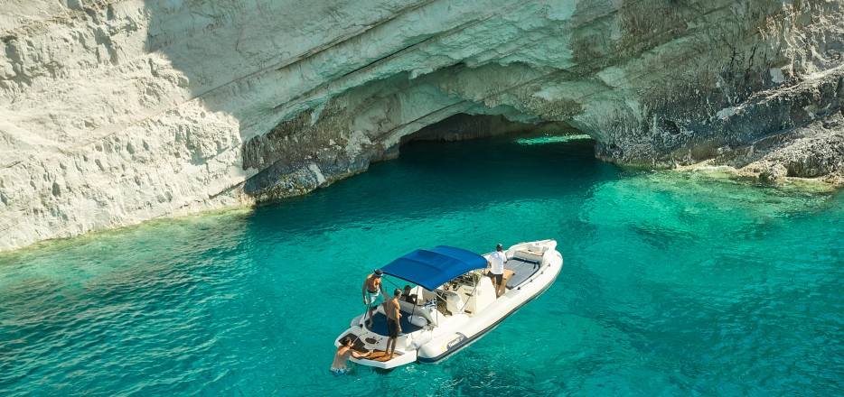 Marlin 29 EFB | Kefalonia Sailing Charters